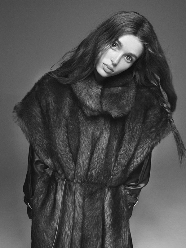 Stella Hanan – Harpers Bazaar France – Theo Sion – October 2025 – DNA ...